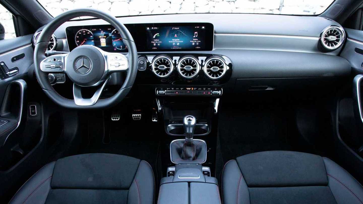 Prueba Mercedes-Benz A 200 Sedán 2021: elegante y distinguido