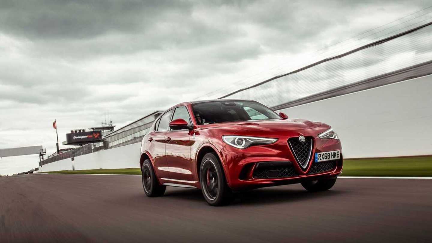 VIDÉO - L'Alfa Romeo Stelvio QV défie le Lamborghini Urus
