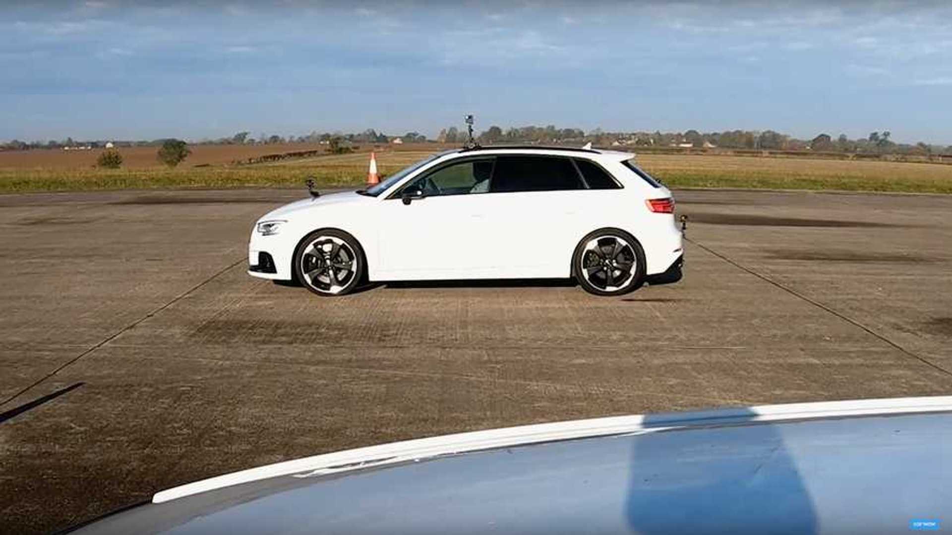 2019 Audi RS3 ile 2017 RS3'ün drag yarışını izleyin
