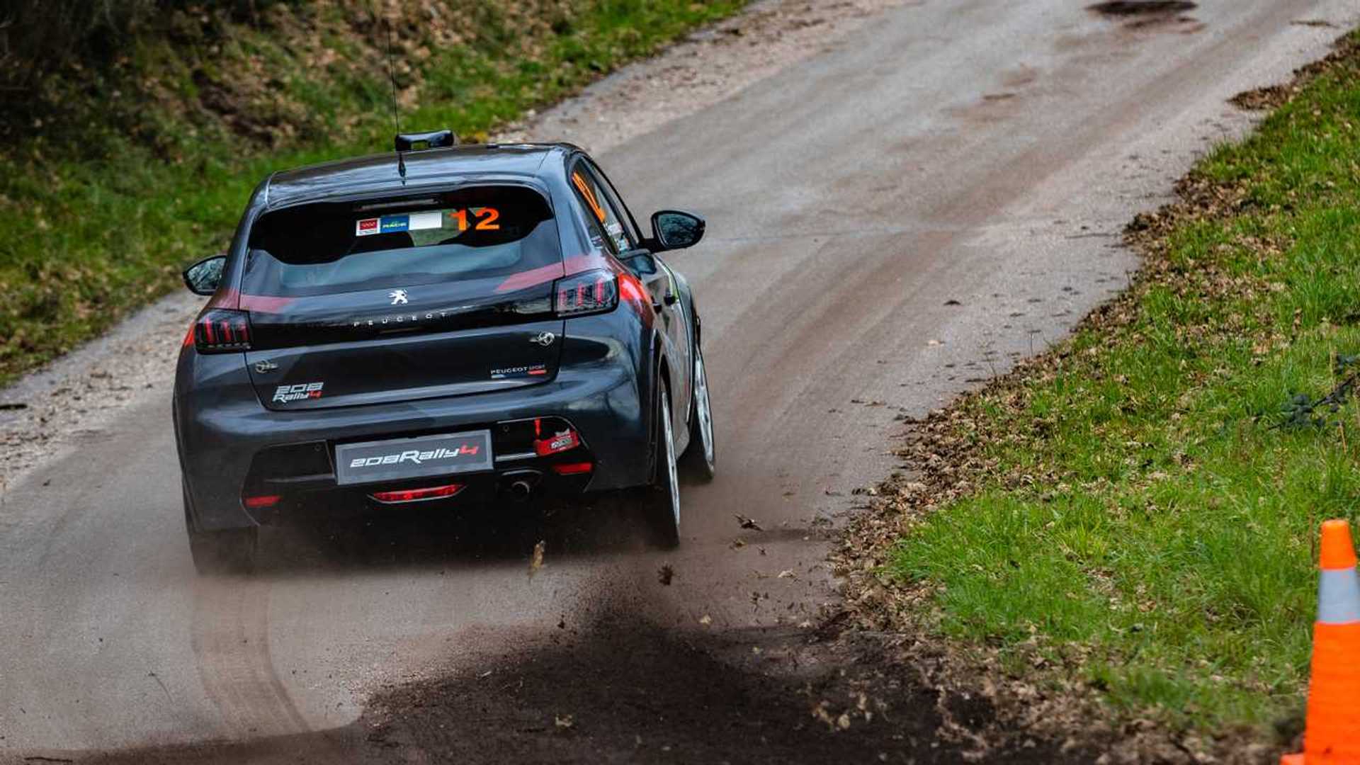 Especial: Pilotamos o Peugeot 208 Rally 4, o novo carro de corrida da marca