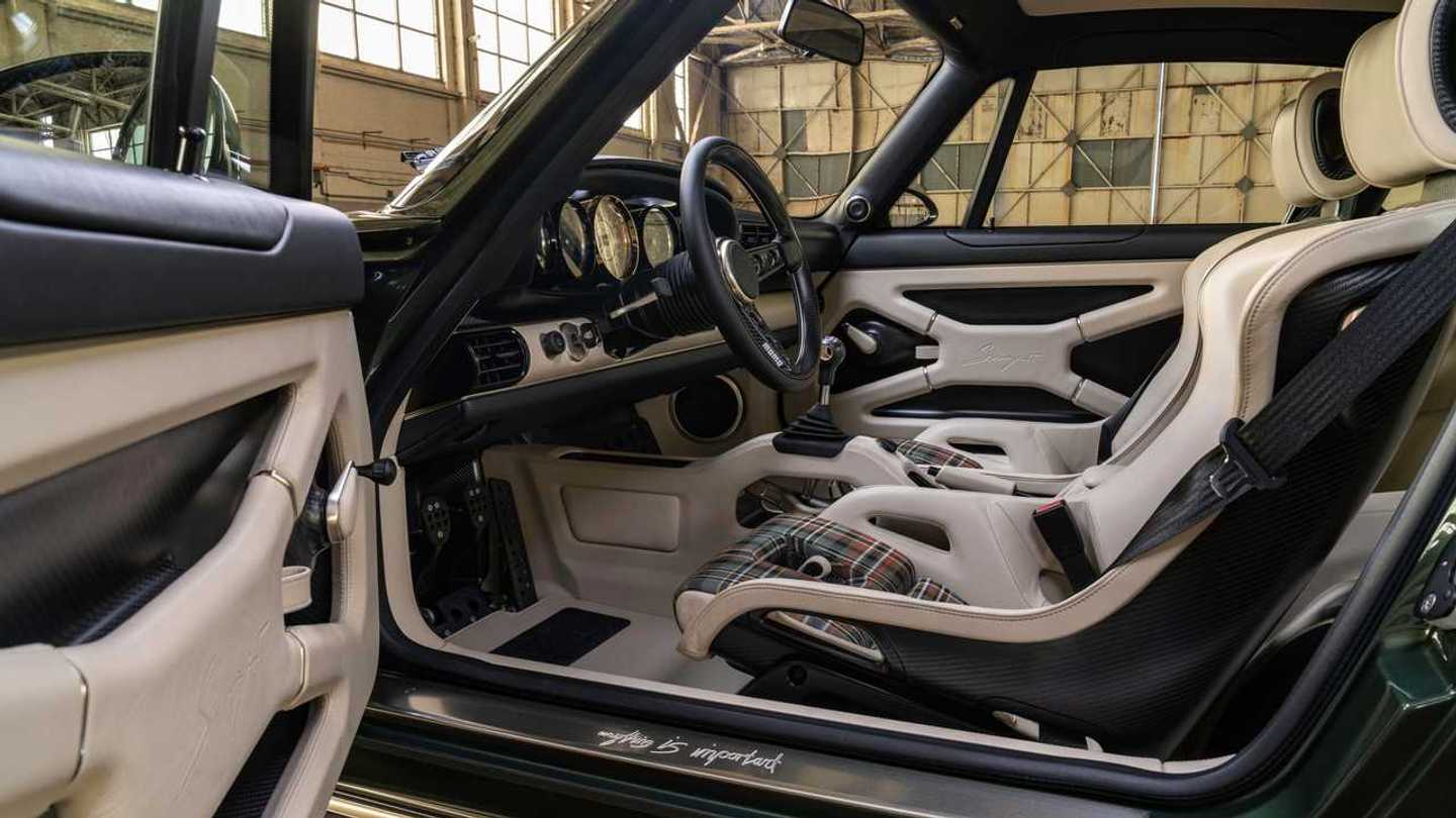 Singer Bawa Dua Porsche 911 Custom yang Cantik ke Goodwood