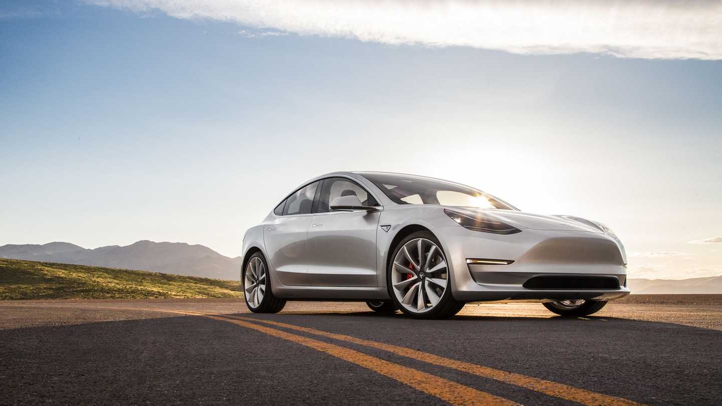 Tesla Model 3 e Y sfidano le concorrenti col taglio dei prezzi