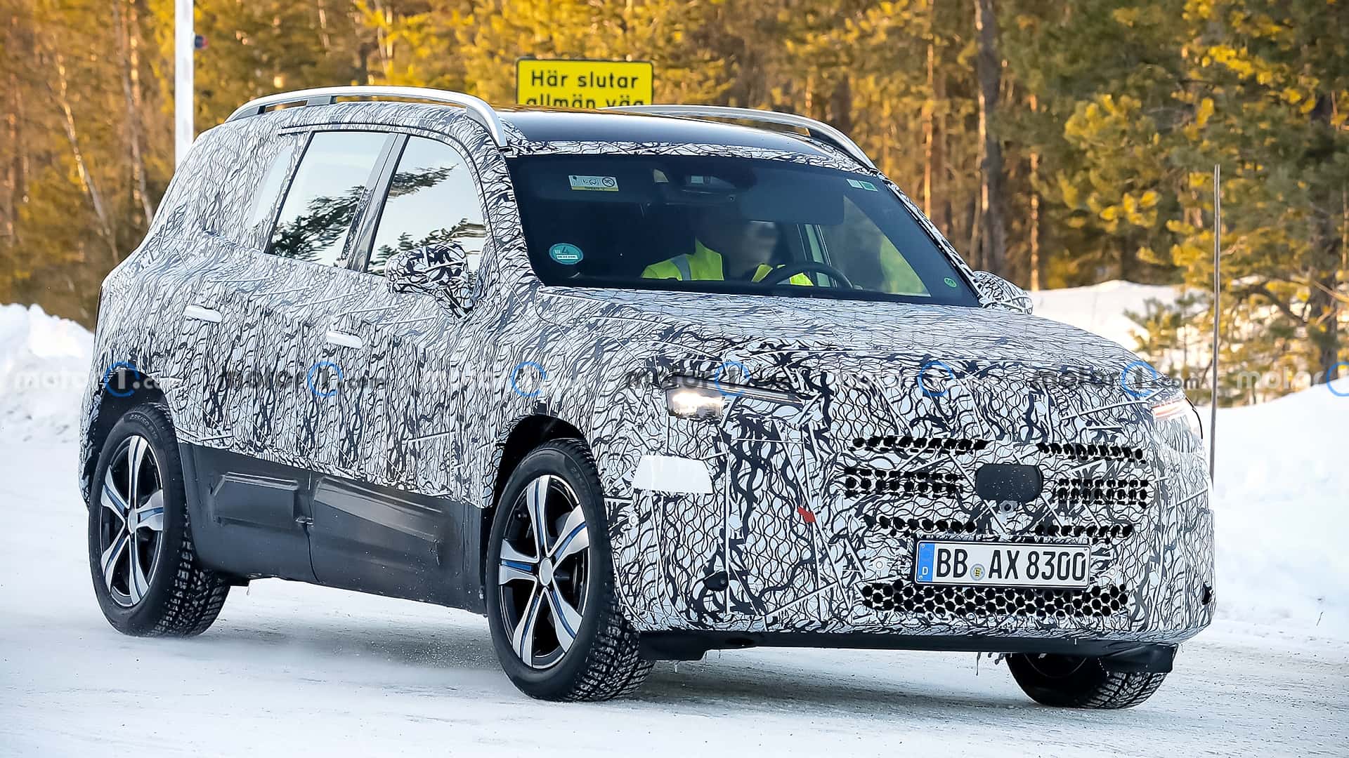 Neuer Mercedes GLB (2026) als Erlkönig erwischt