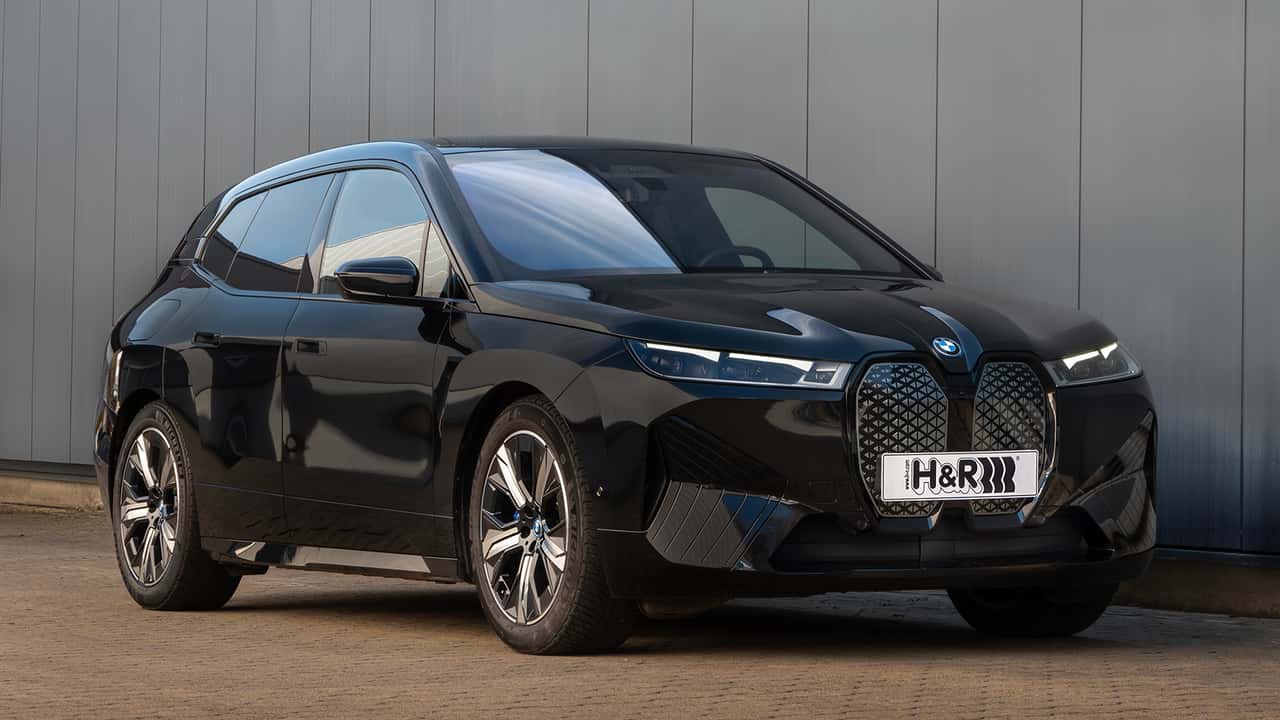 Mission possible: Der BMW iX mit H&R-Tieferlegungsfedern