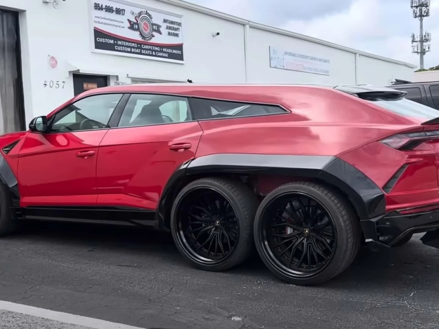 Lamborghini Limousine Rosa Stylishly Unique Pink Lamborghini