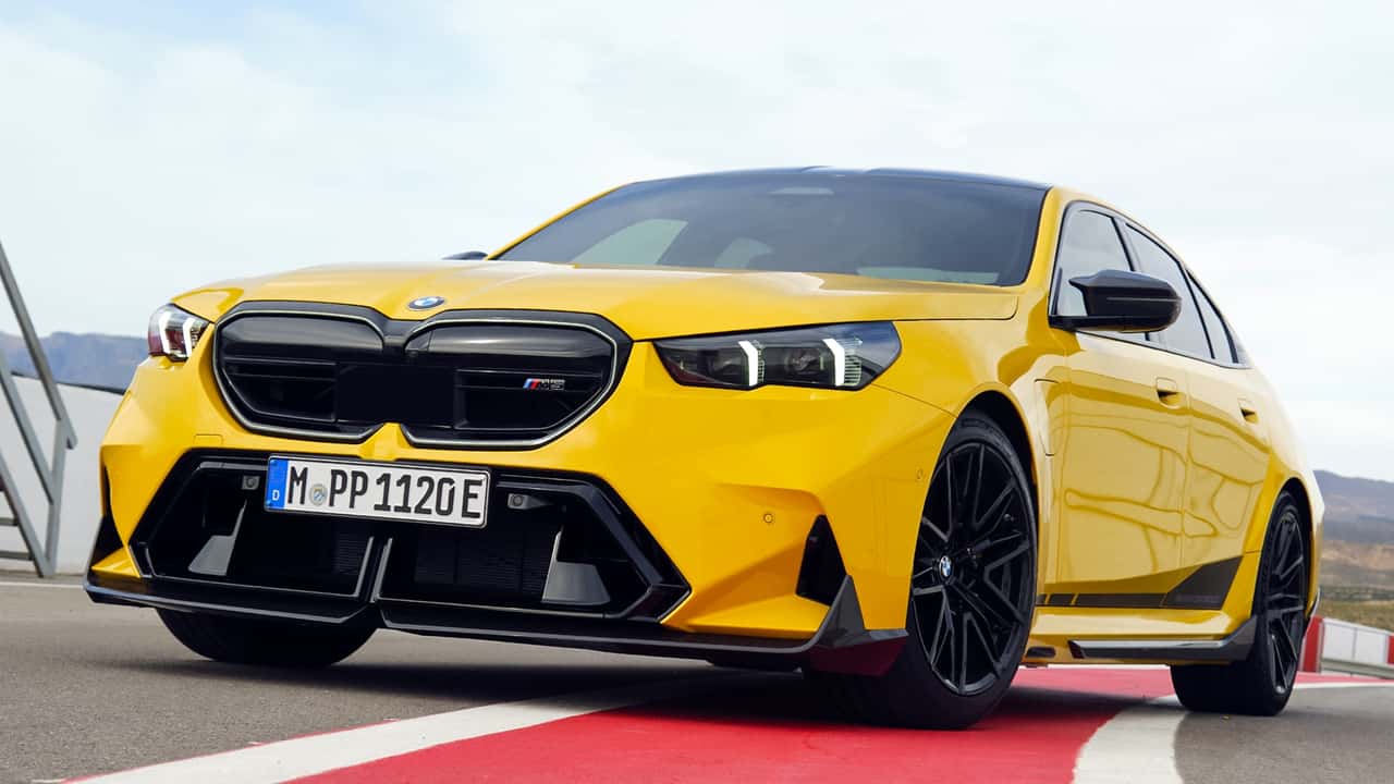 BMW shows the new M5 with M Performance Parts