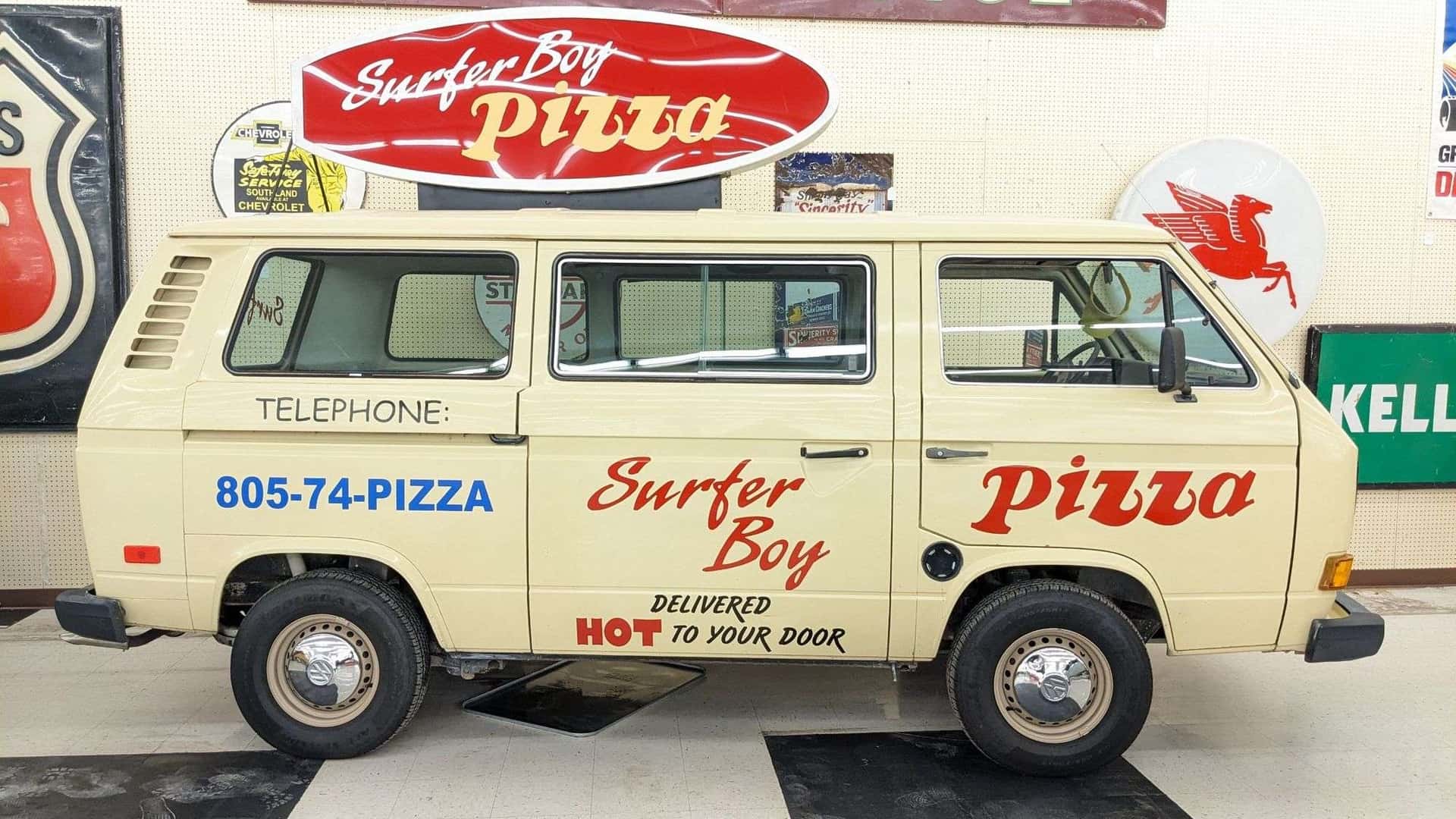 Photos: Rodz and Bodz Movie Car Museum Auction | Motor1.com