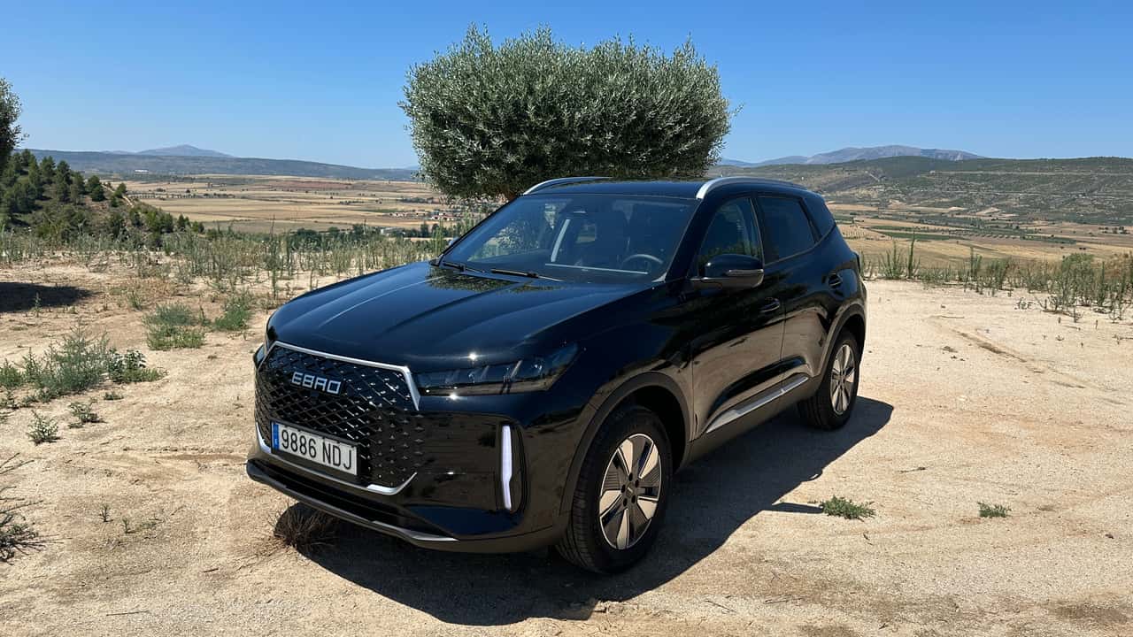 EBRO S400, conducimos el SUV híbrido de acceso a la gama