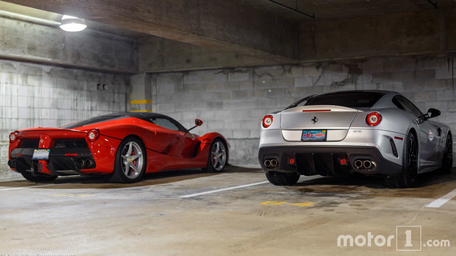 PHOTOS - Un parking de rêve, rempli de Ferrari