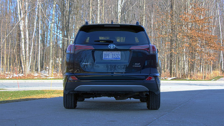 2017 Toyota RAV4 Hybrid Review: In The Competition’s Crosshairs