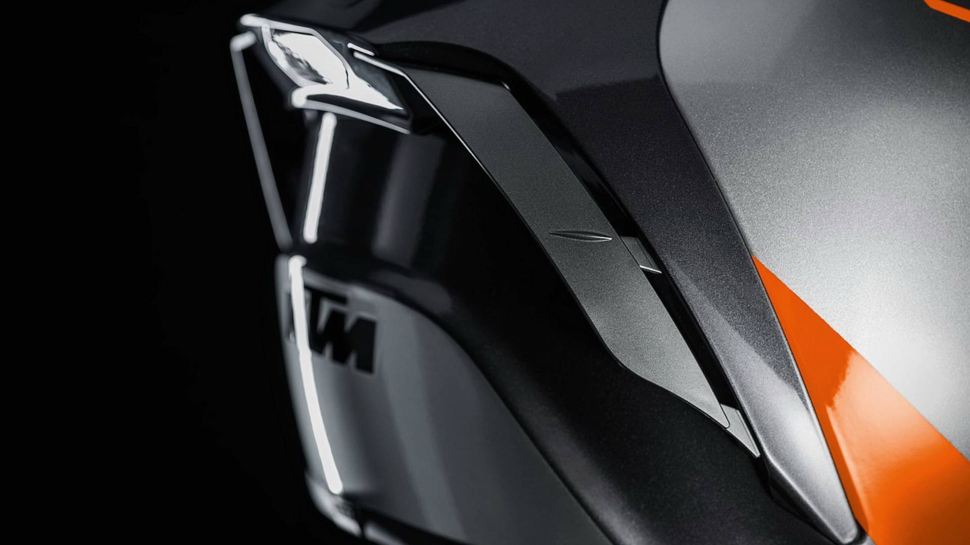 KTM presenta sus nuevos cascos Shoei KTM Powerwear