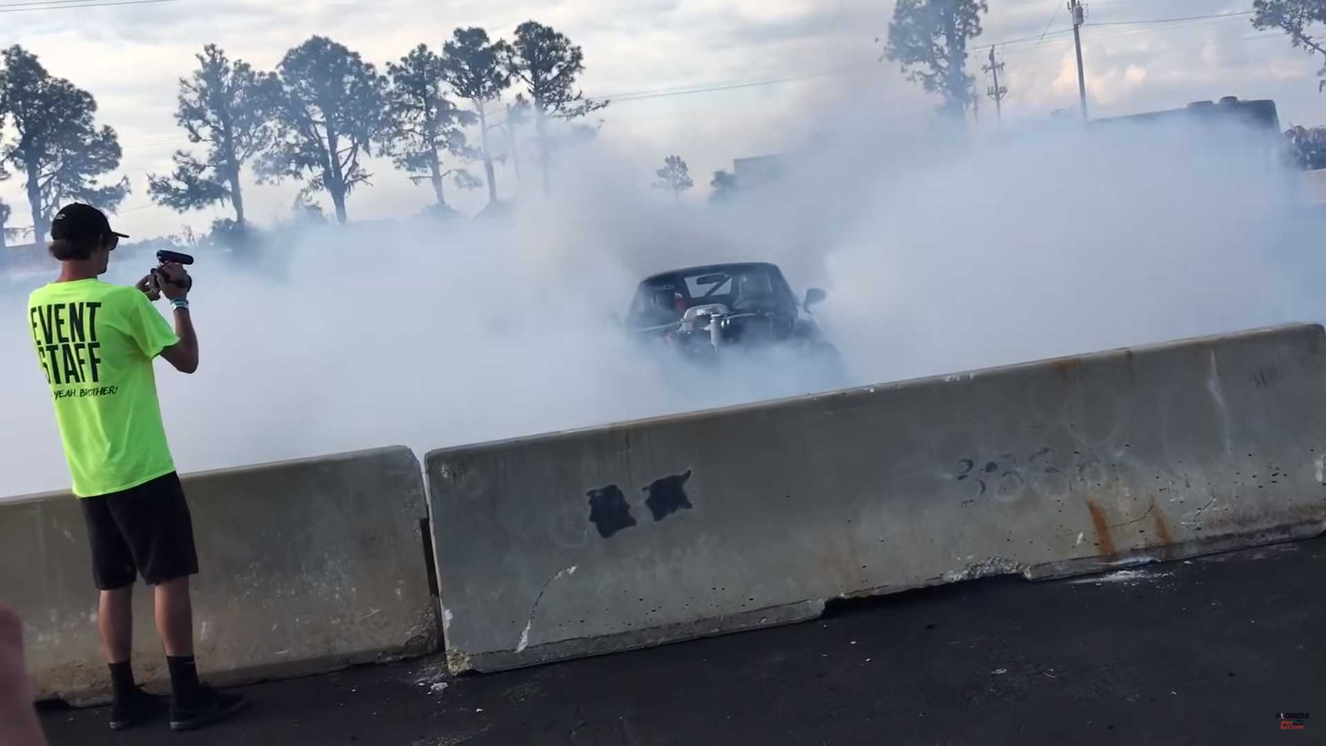 Hellcat Miata Burnout | Motor1.com Bilder