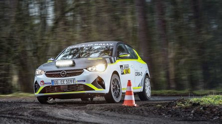 Come trasformare l'Opel Corsa elettrica in un'auto da rally