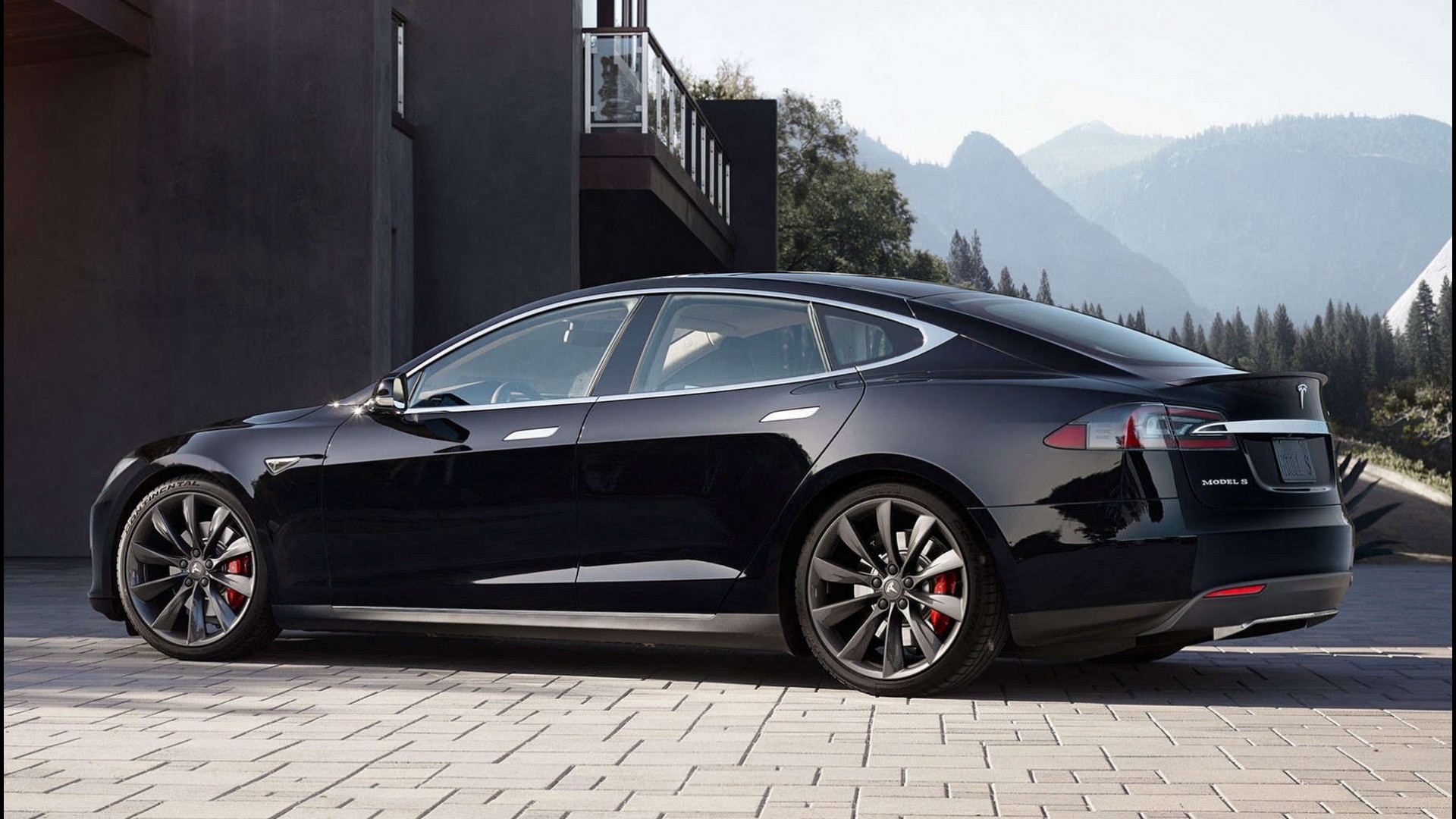 Tesla Model S já está sendo vendido no Brasil por R$ 650 mil