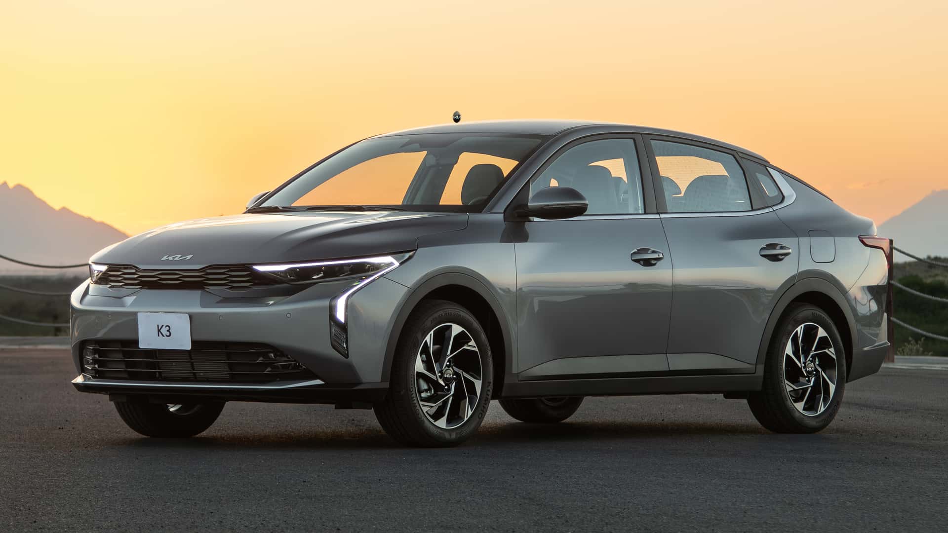 Novo Kia K3 sucede Rio no Uruguai e pode ser lançado também ao Brasil