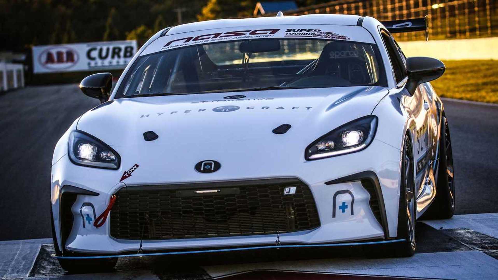 Che ne dite di una Toyota GR86 da 333 CV?