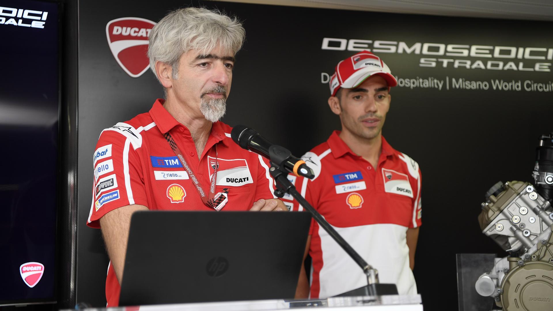Ducati presenta en Misano el motor Desmosedici Stradale V4, derivado de ...