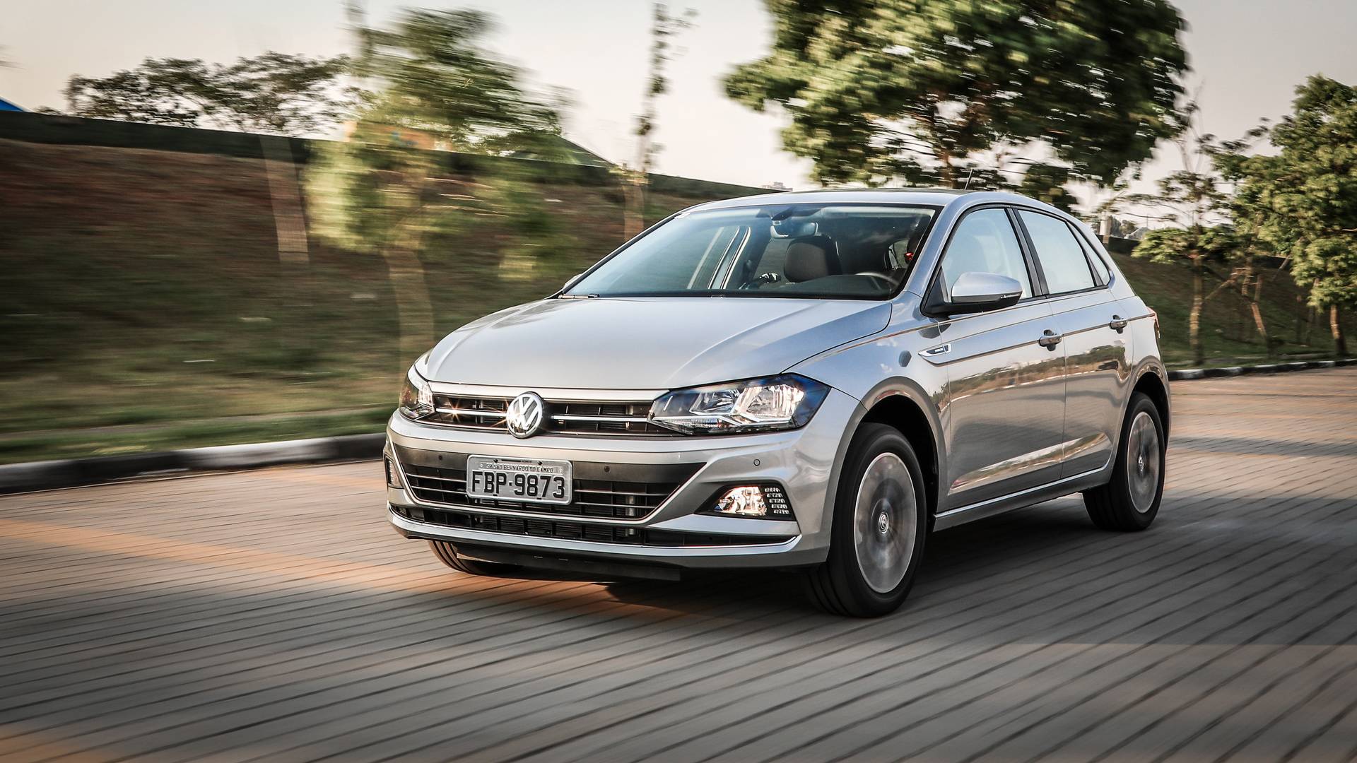 Varejo em 2018: VW Polo e Renault Kwid sobem, Etios Hatch despenca