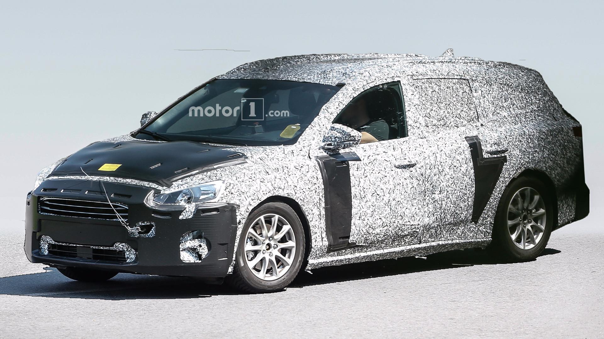 FLAGRA - Ford Focus SW é melhor perua que você não poderá comprar