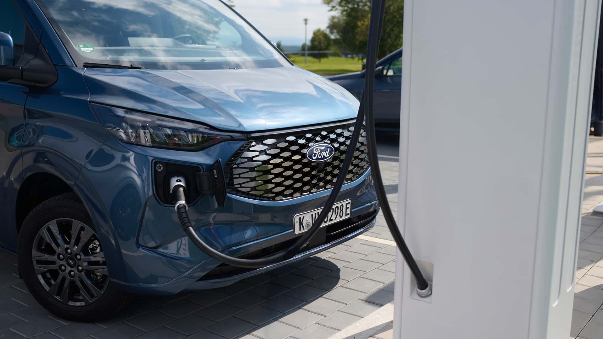 Ford E-Transit Custom erhält größeren Akku und Allradantrieb