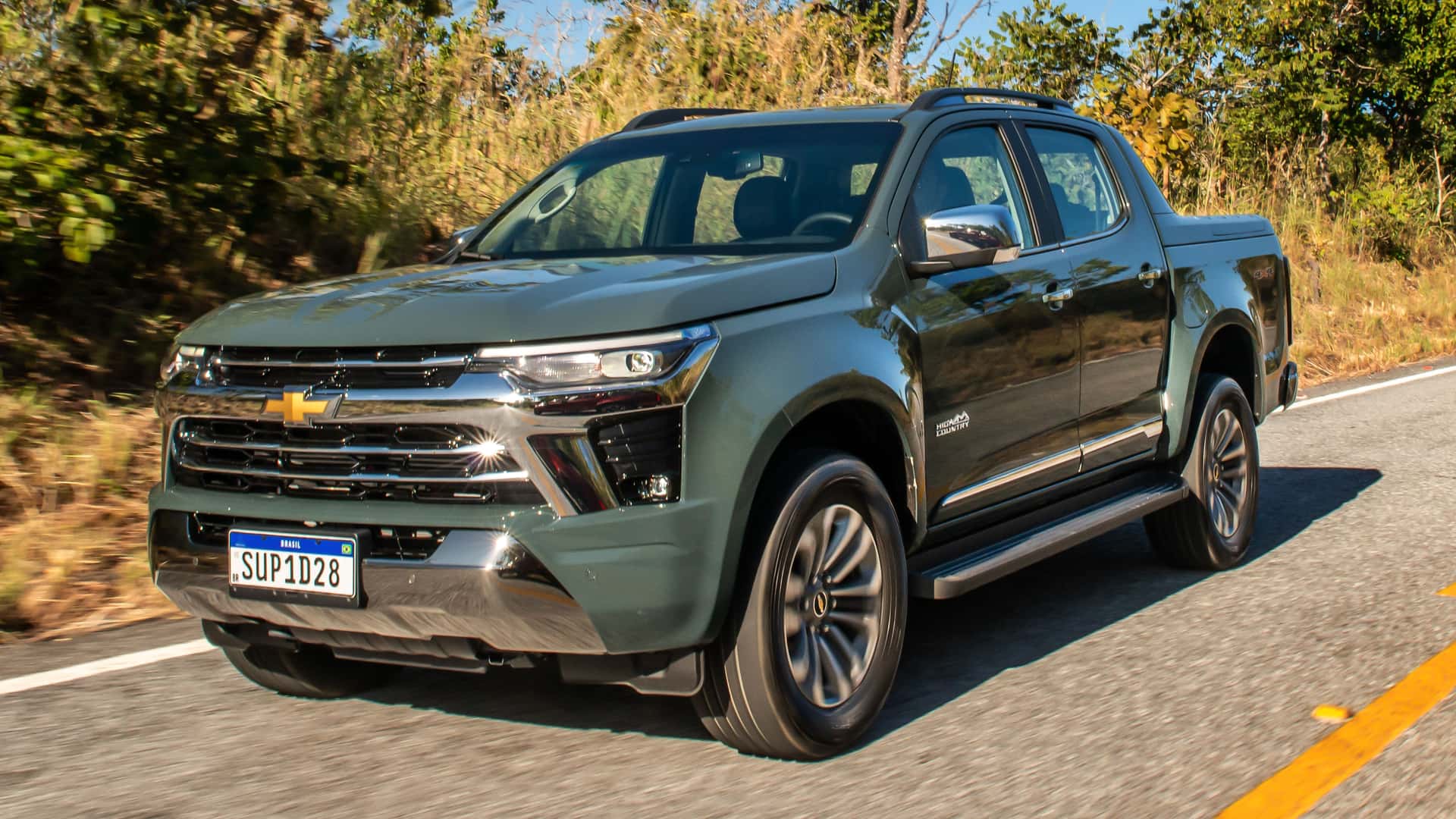 Picapes mais vendidas: Chevrolet S10 e Ford Ranger disputam posição em maio