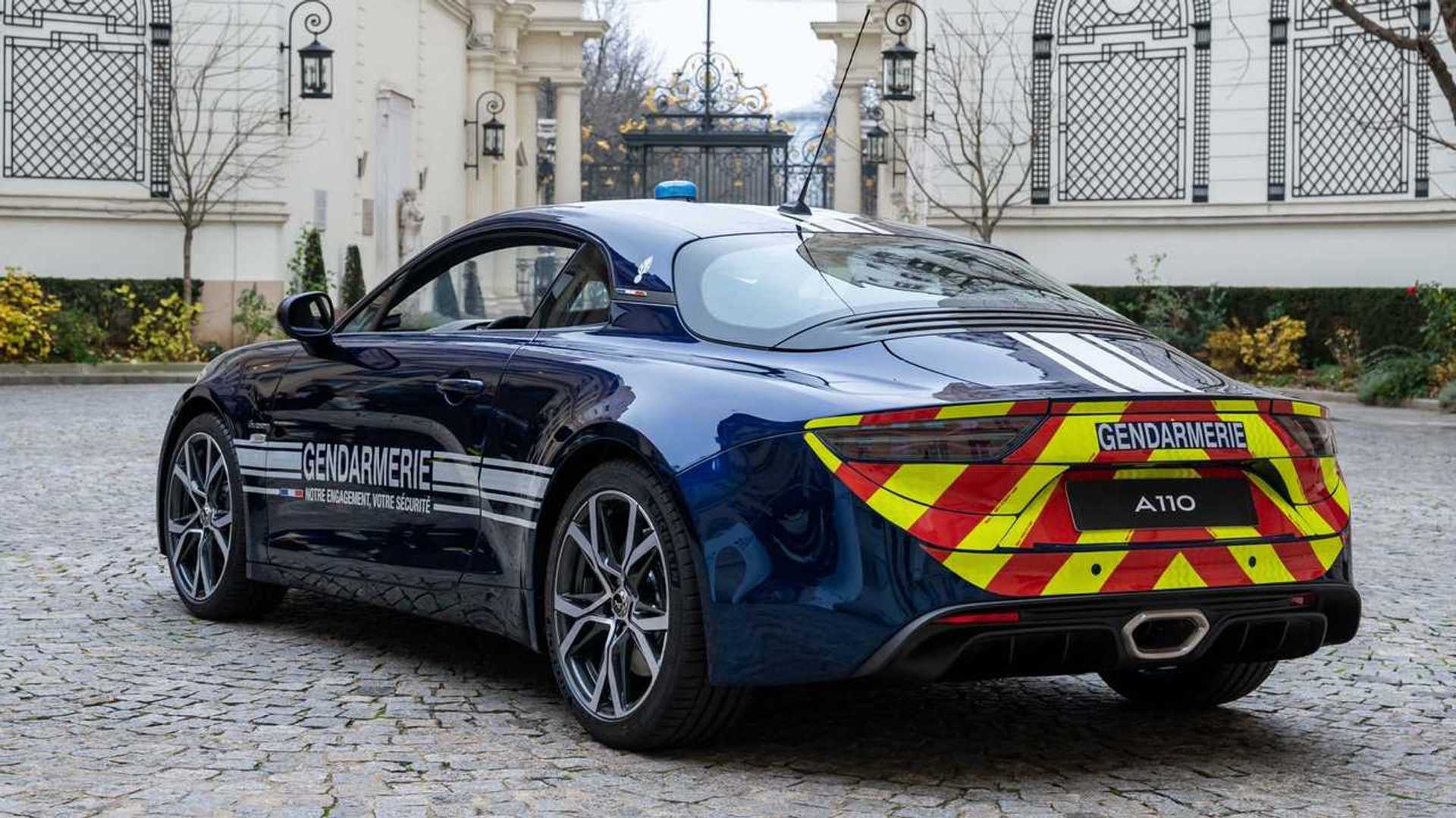 Attention, voici l'Alpine A110 de la gendarmerie