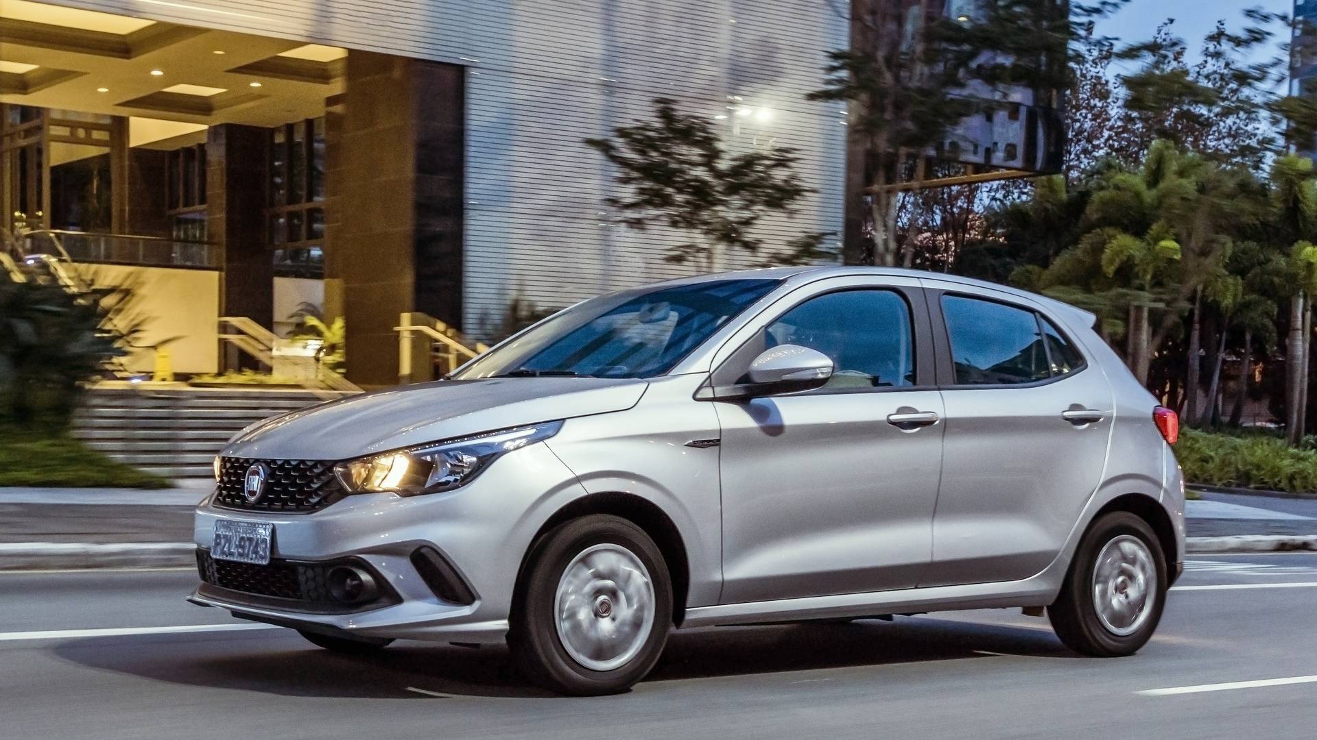 Fiat Argo fica até R$ 800 mais caro e parte de R$ 47.290