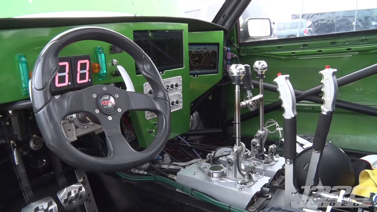 Vídeo: un Volkswagen Golf GTI con dos motores y 1.600 CV