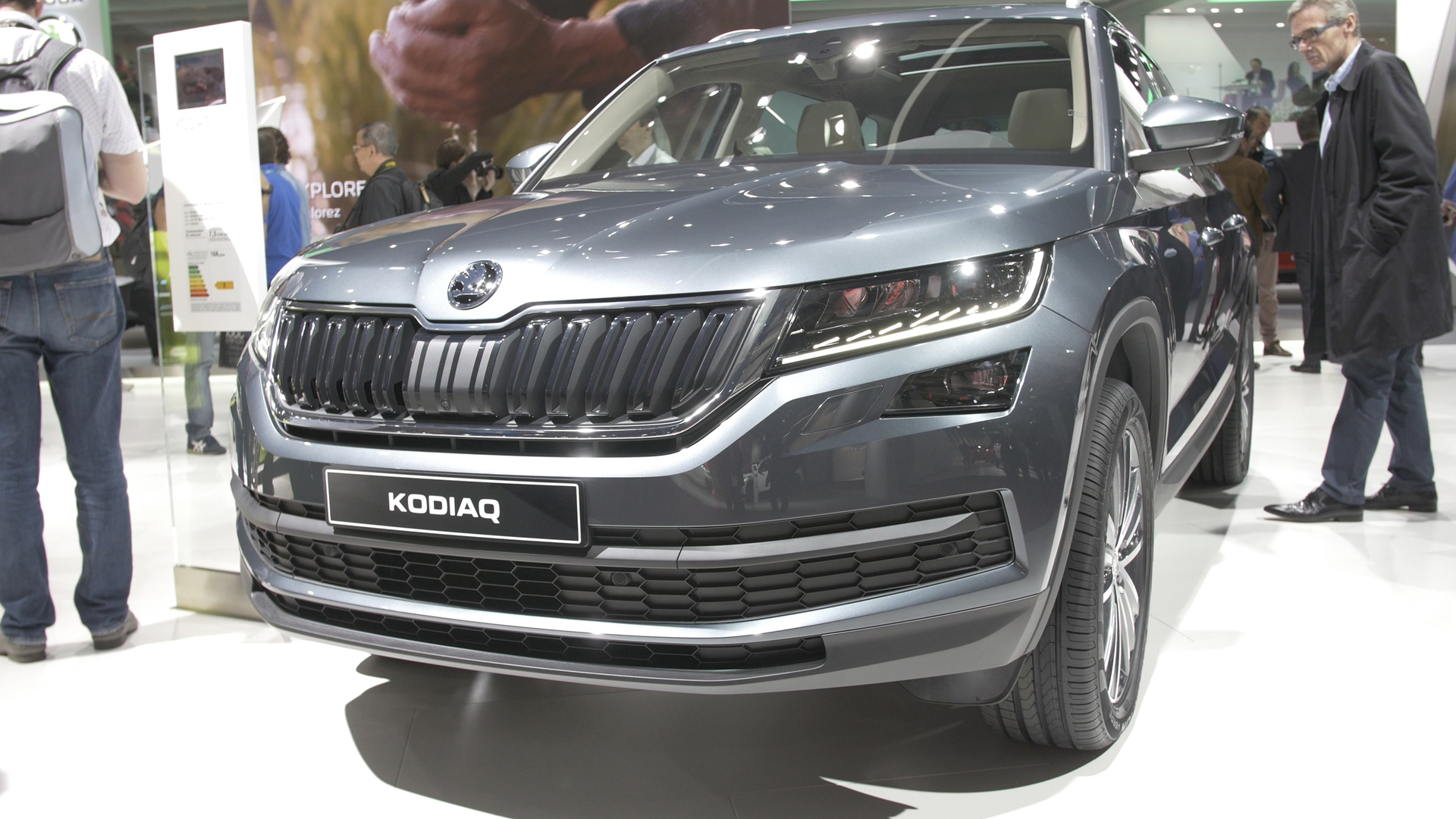 Video: Skoda Kodiaq, Paris Otomobil Fuarı'nda