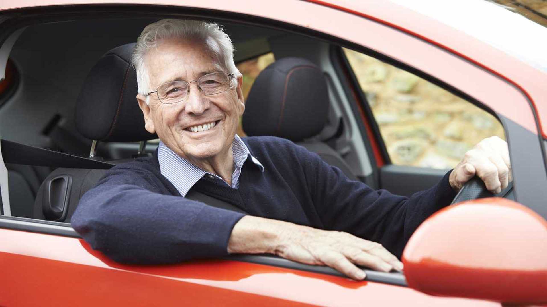 Should elderly drivers 'be aware' of their driving ability?