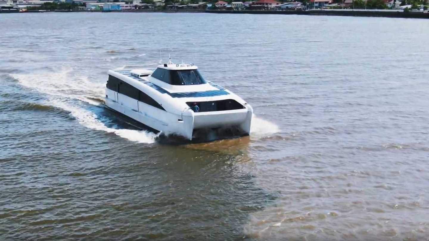Incredible Electric Ferry Fast Charges Using 26 Plugs Simultaneously ...