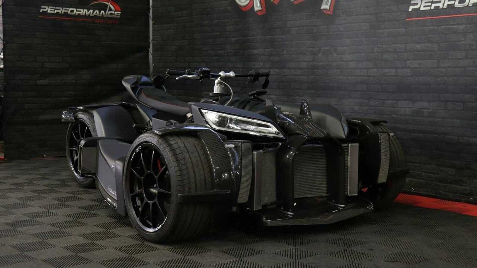 Ce Lazareth Wazuma V8M de 460 ch est à vendre