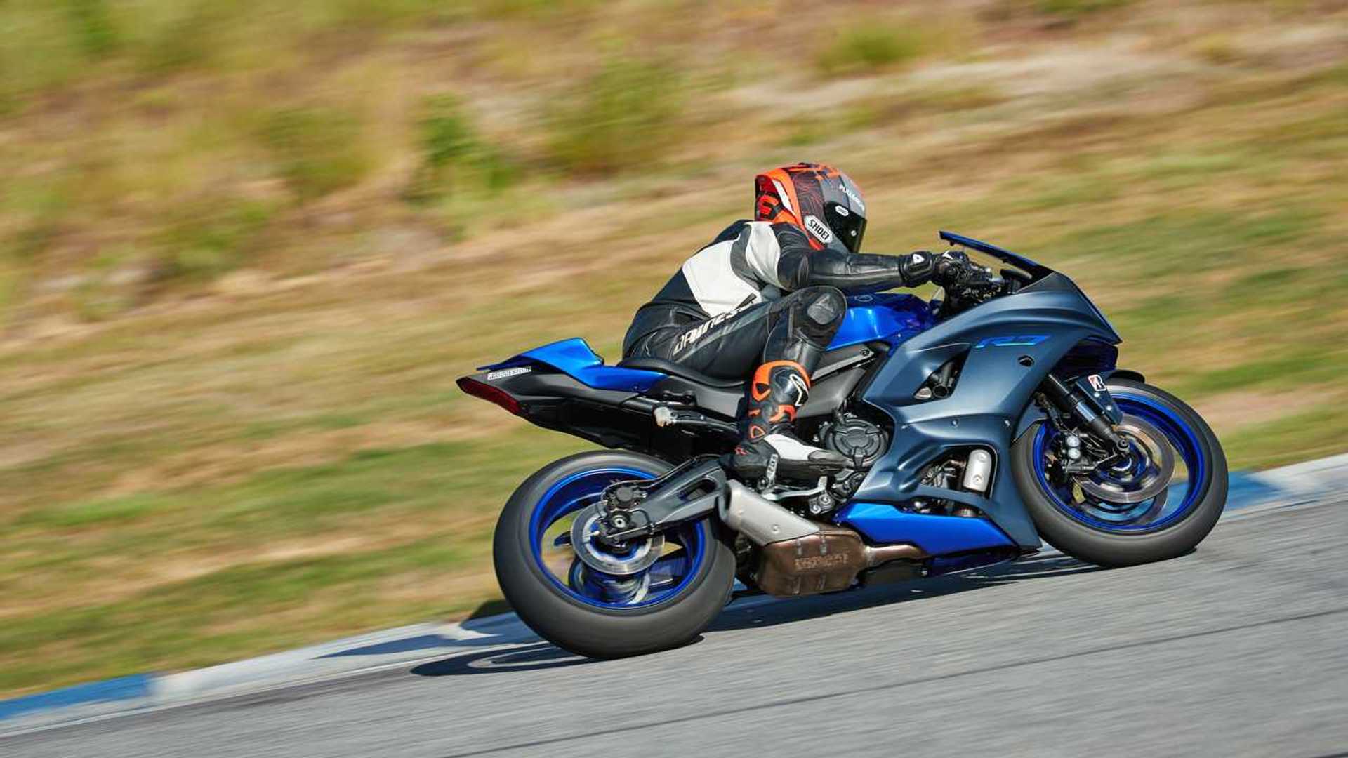 Ulasan Yamaha YZF-R7: Motor Supersport dengan Manuver yang Nyaman