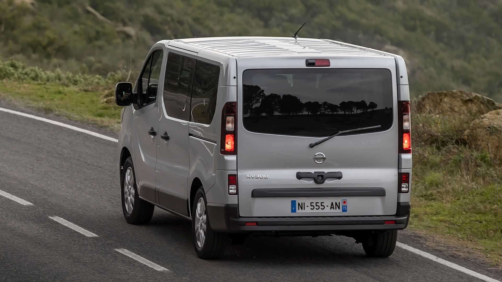 Nissan NV300 Combi 2021: la furgoneta estrena aspecto y tecnología
