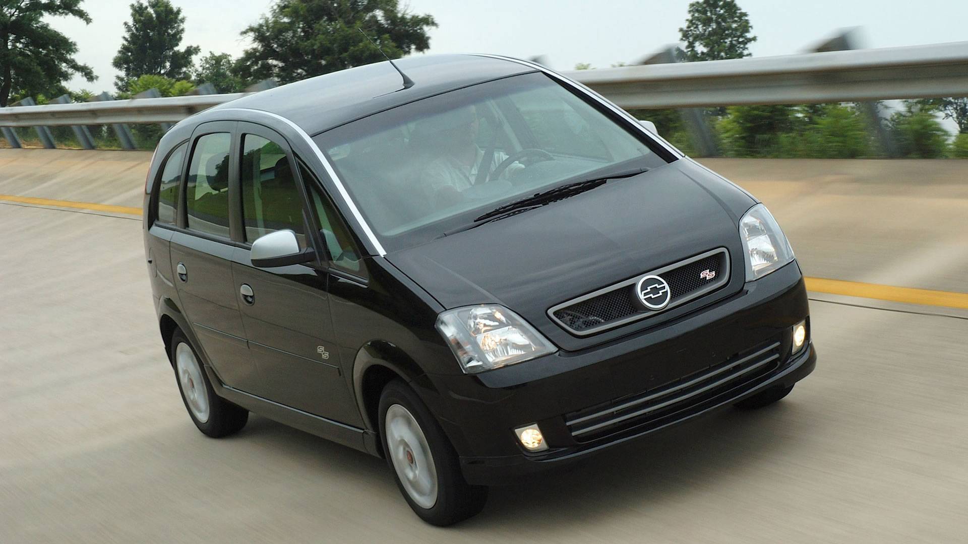 #TBT Motor1.com - Chevrolet Meriva nasceu no Brasil para o mundo