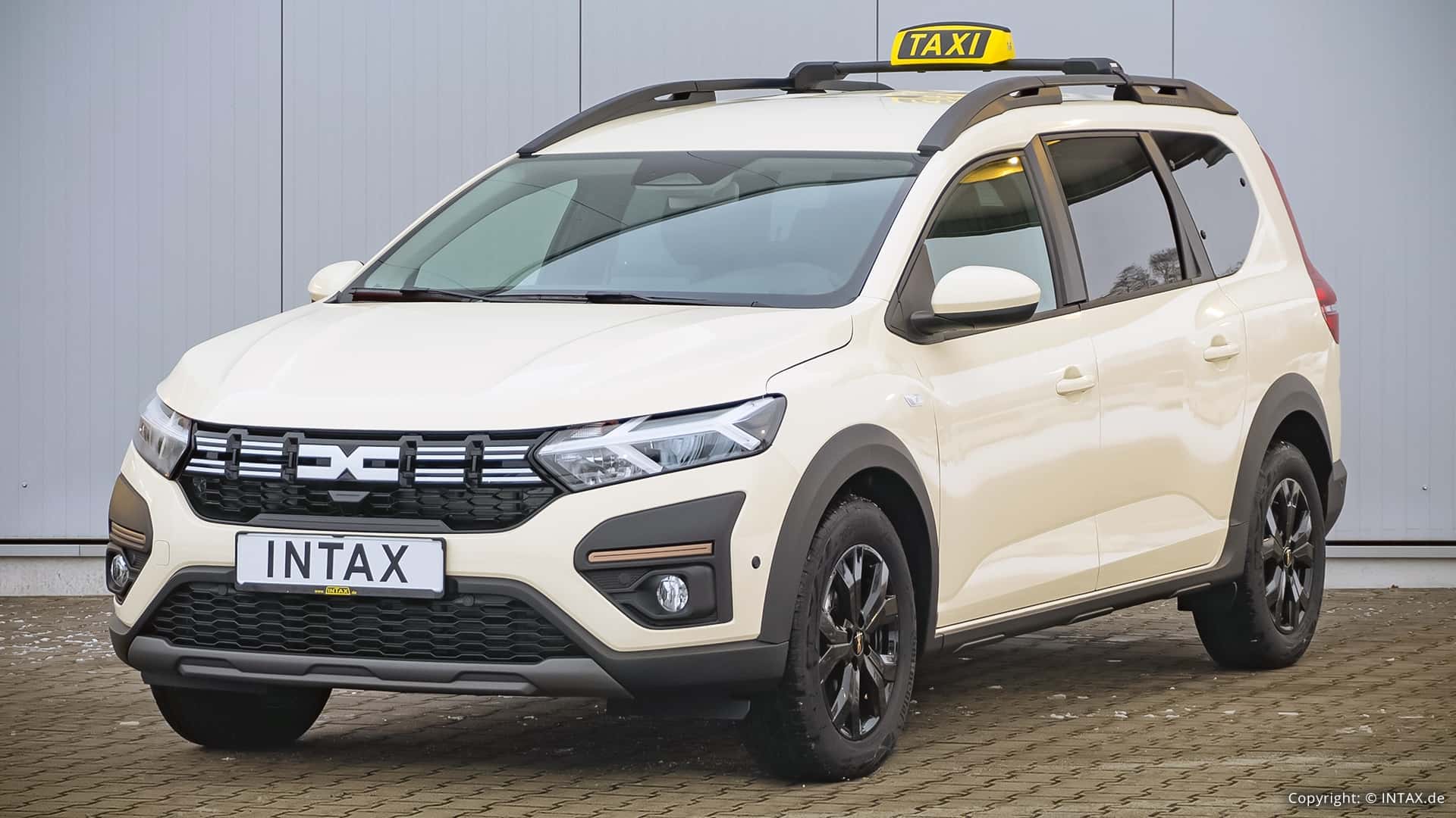 Intax macht den Dacia Jogger zum Taxi