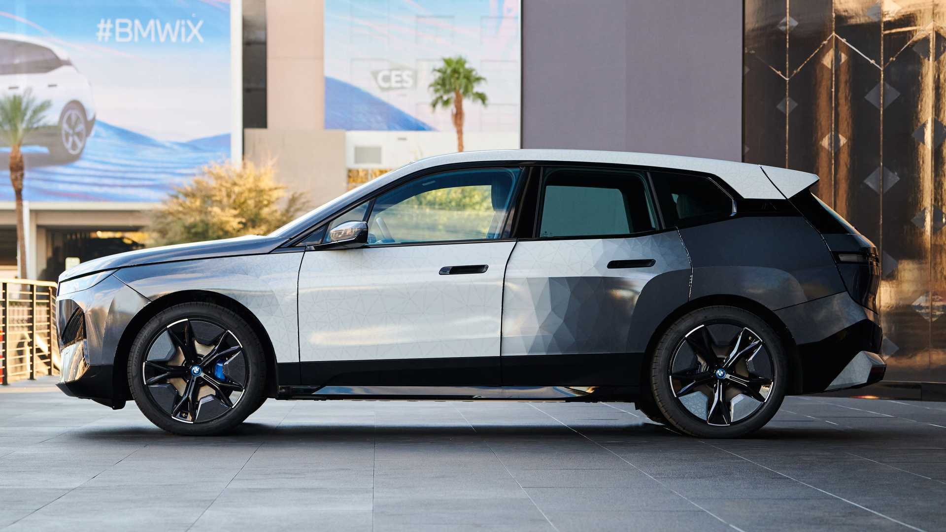 BMW IX Flow é SUV que muda de cor instantaneamente; assista