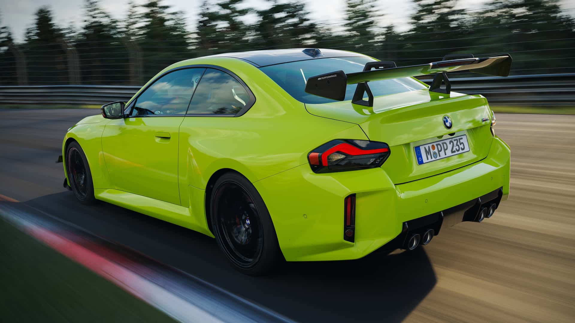 BMW M2 CS diventa da pista con Track Kit e scarico M