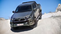 Toyota Hilux Hybrid 48V, ecco la prova del primo pick-up ibrido