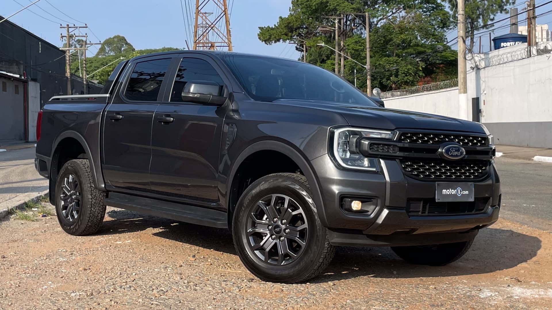 Ford Ranger Black já pode ser assinada por R$ 5.427 ao mês