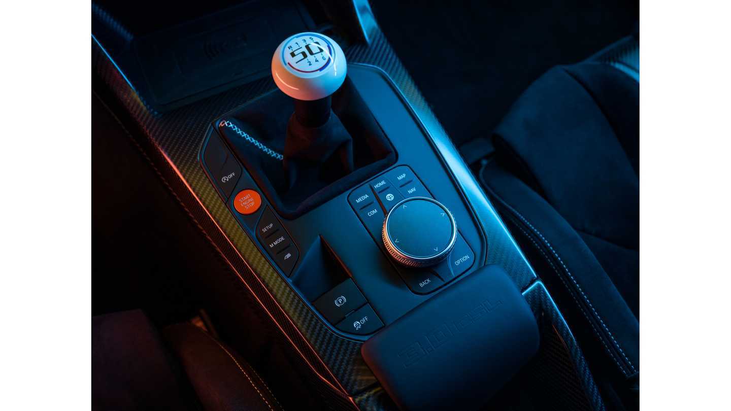 BMW 3.0 CSL: esportivo de 560 cv é cereja do bolo dos 50 anos da BMW M