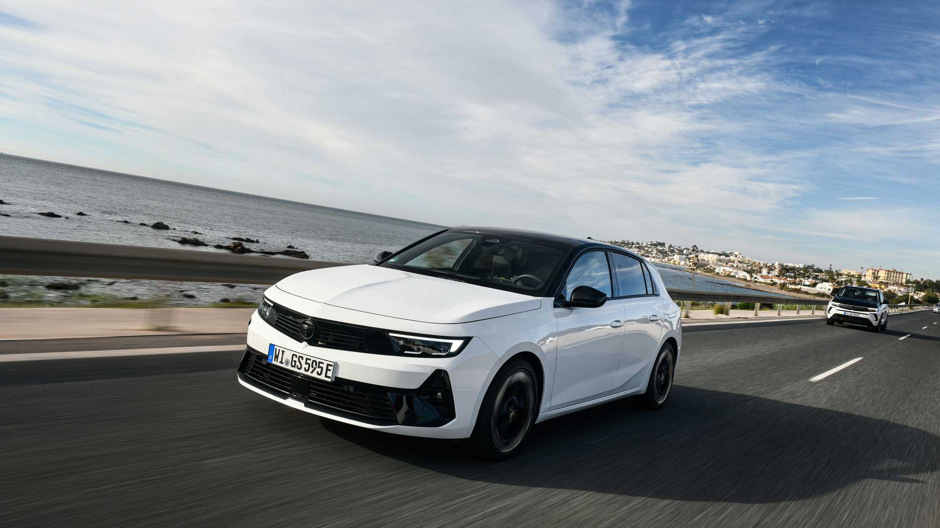 Opel Astra GSe 2023, primera prueba del compacto deportivo PHEV