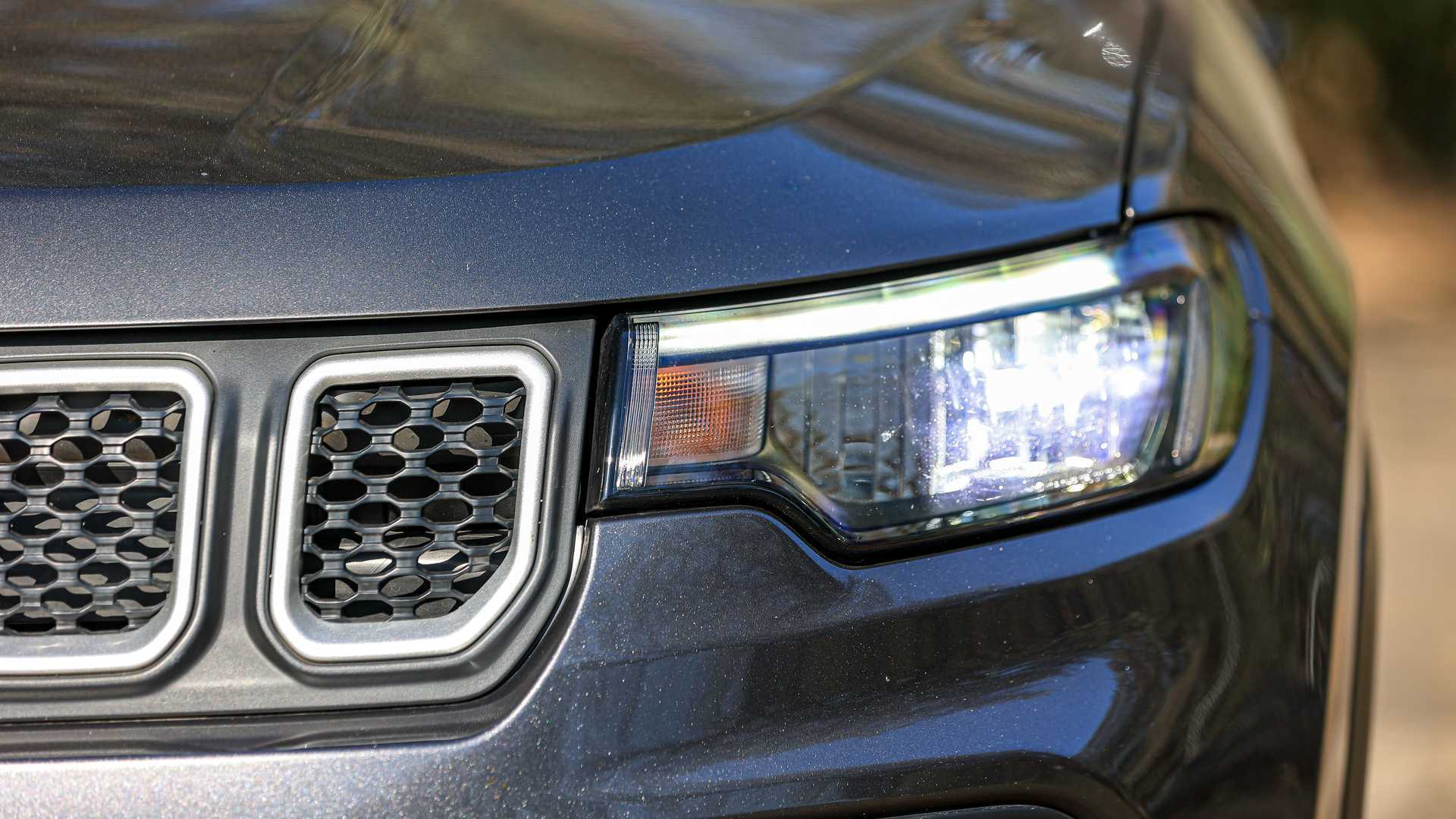 Jeep Compass e Commander 2023 ficam mais equipados e caros; veja preços