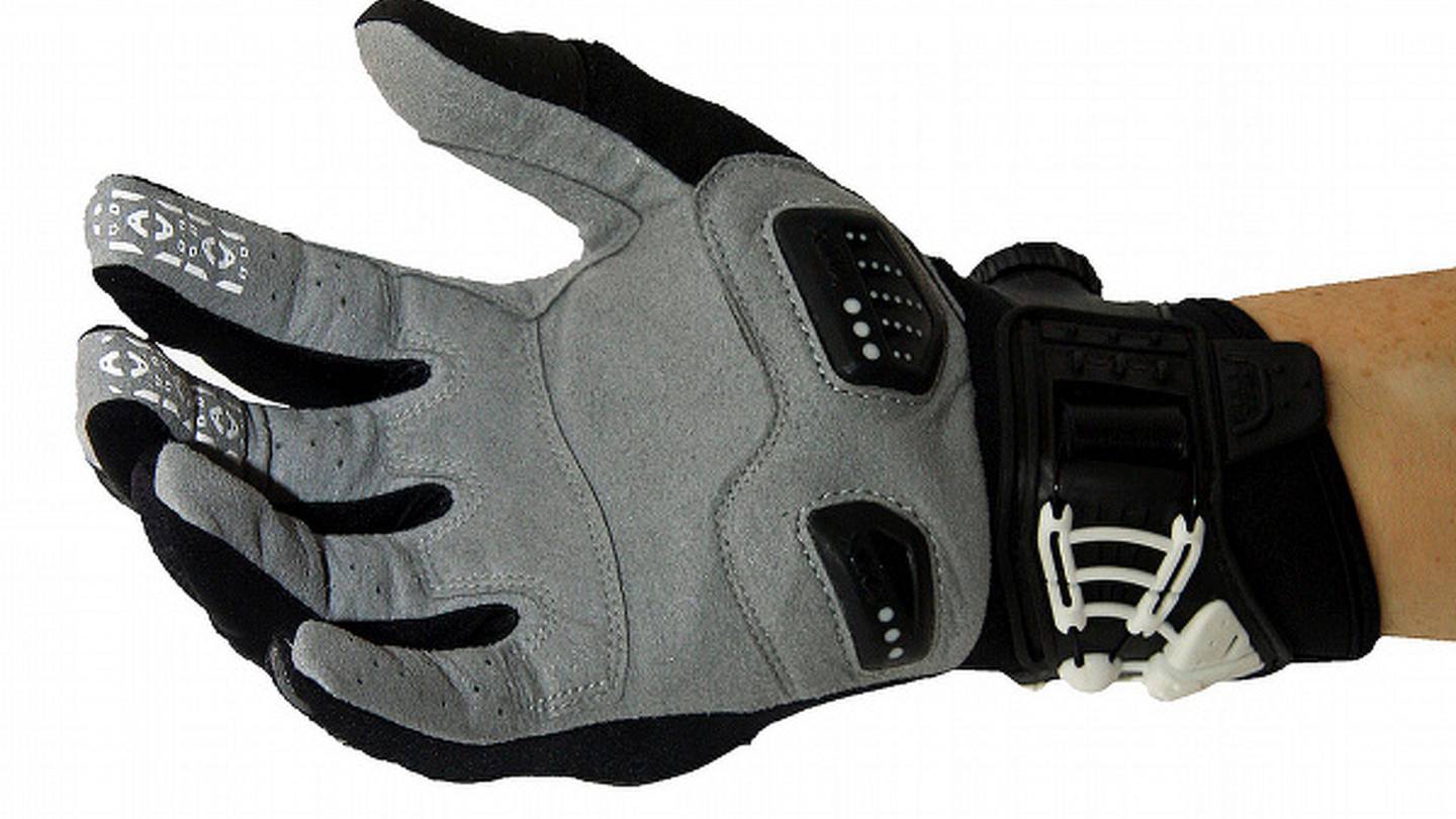 A back protector that grows and dirt gloves with scaphoid protection