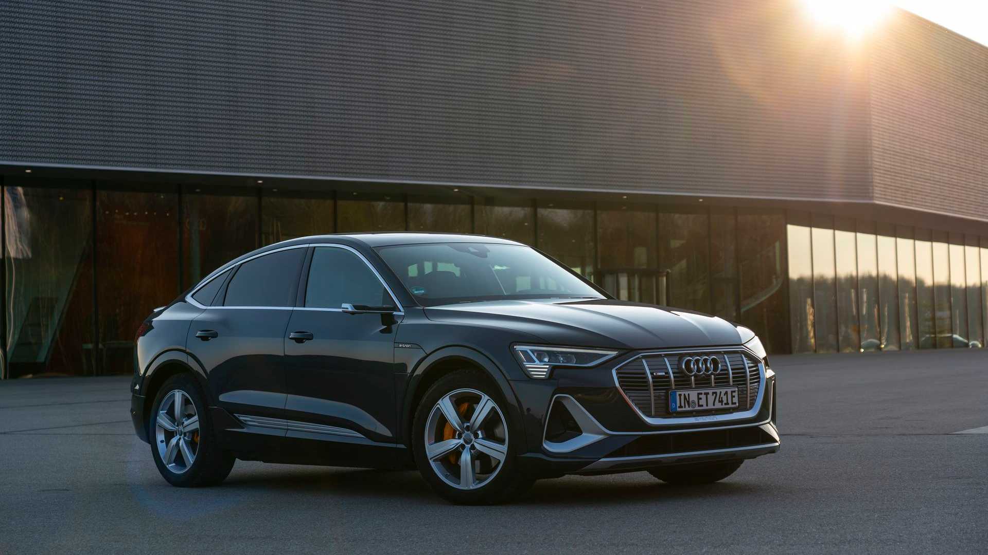 2020 Audi e-tron Sportback Earns Coveted IIHS Top Safety Pick+ Rating