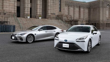 Toyota Mirai ve Lexus LS, yeni sürücü asistanı donanımı kazandı
