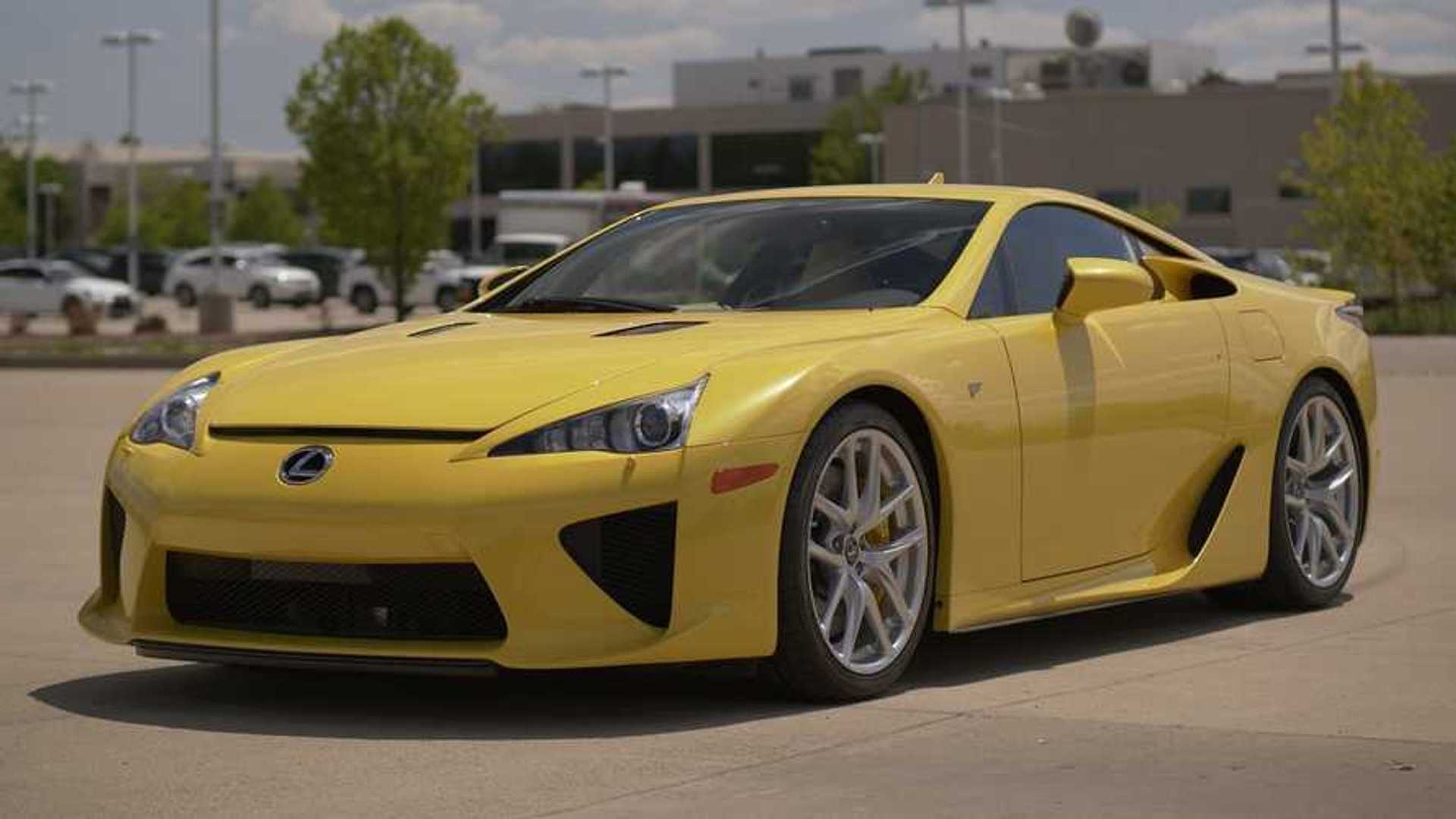 All’asta una Lexus LFA con 116 km: vale quasi 600 mila euro