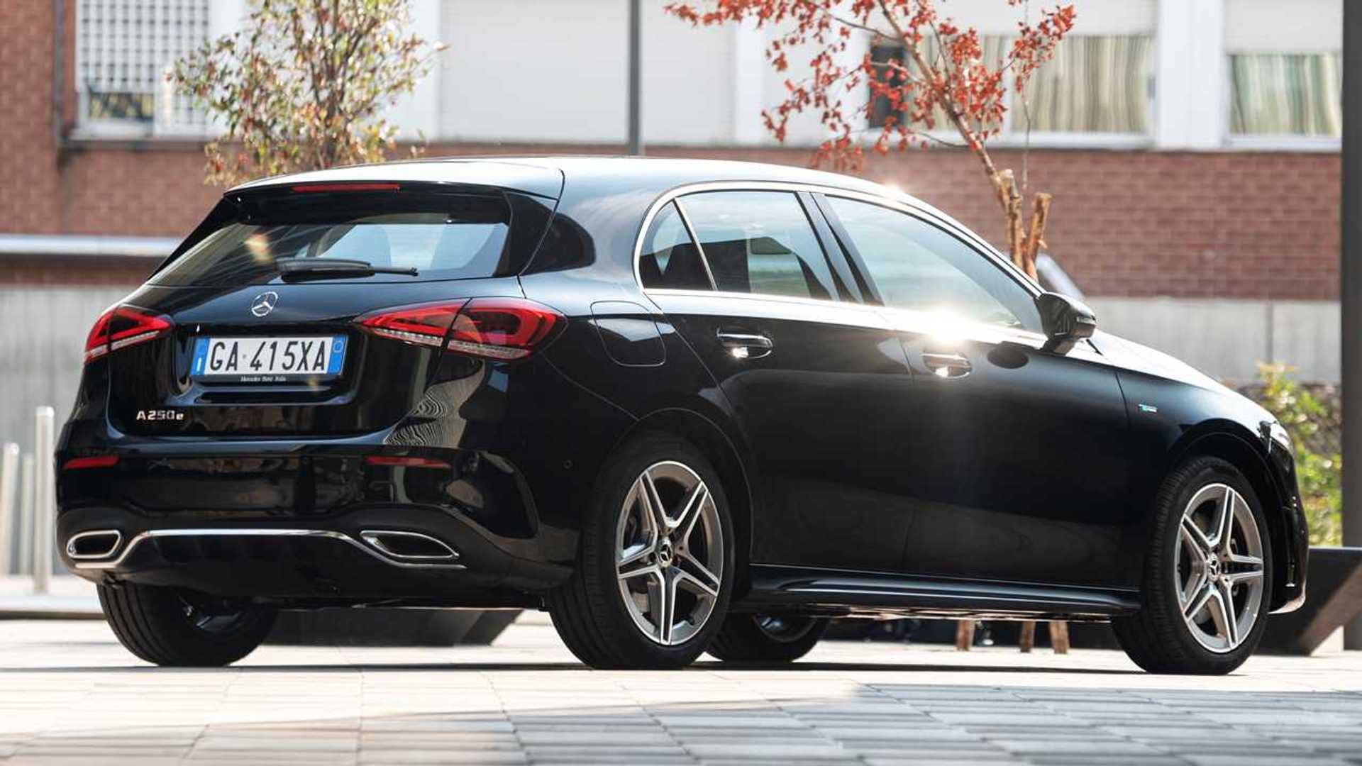 “Una settimana da PLUG-IN" con la Mercedes A250e