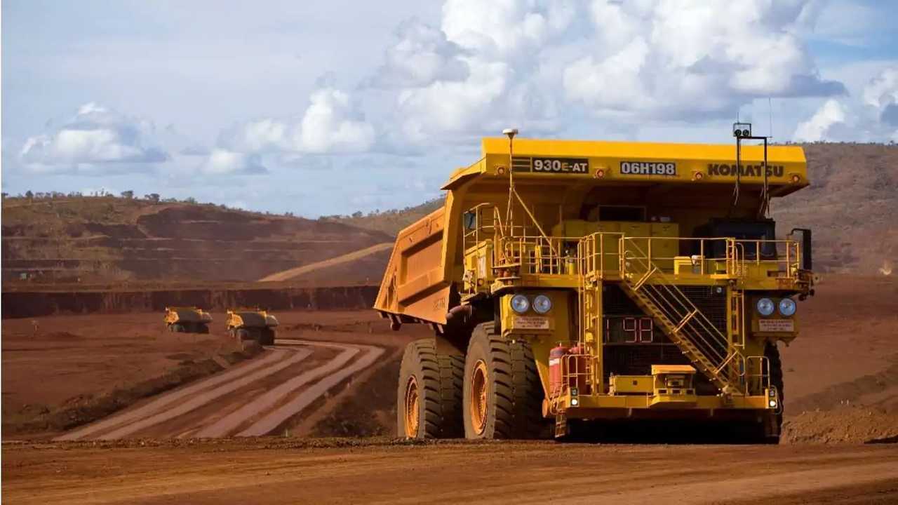 Komatsu entrega camiones FrontRunner a un cliente de minería