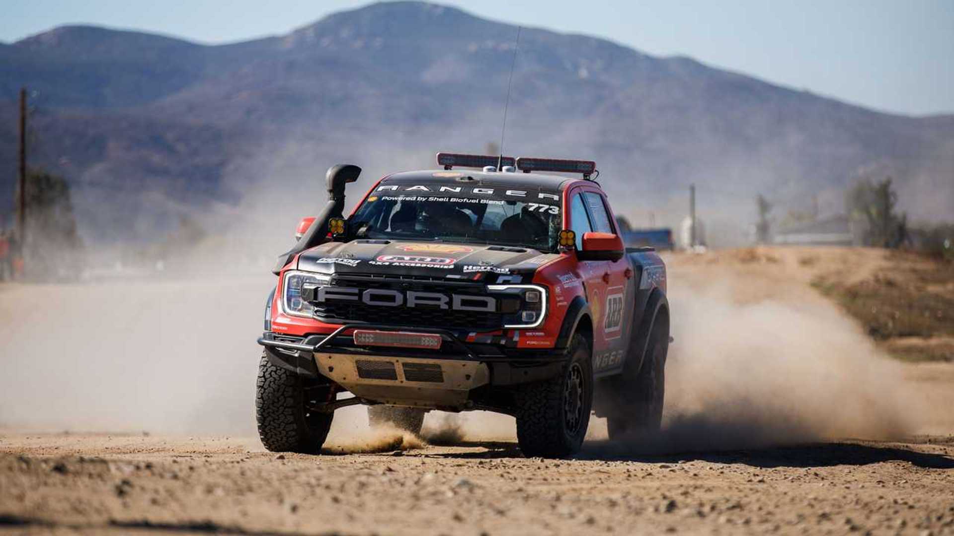 El Ford Ranger Raptor sobrevive a la Baja 1000, casi de serie